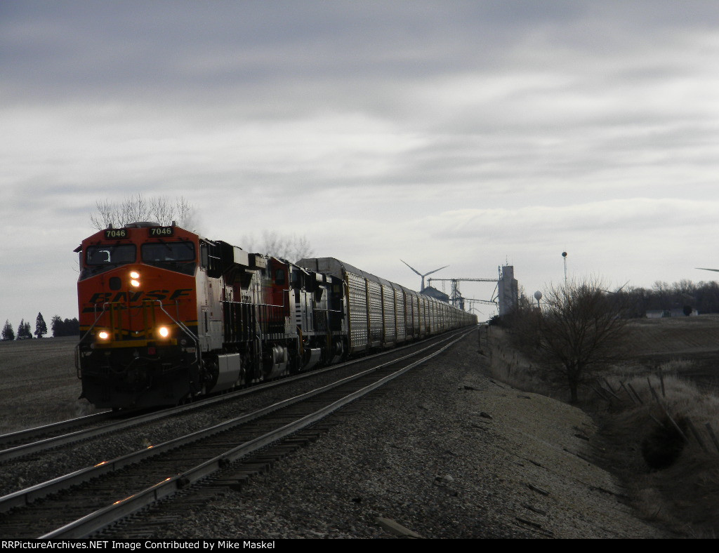 BNSF 7046